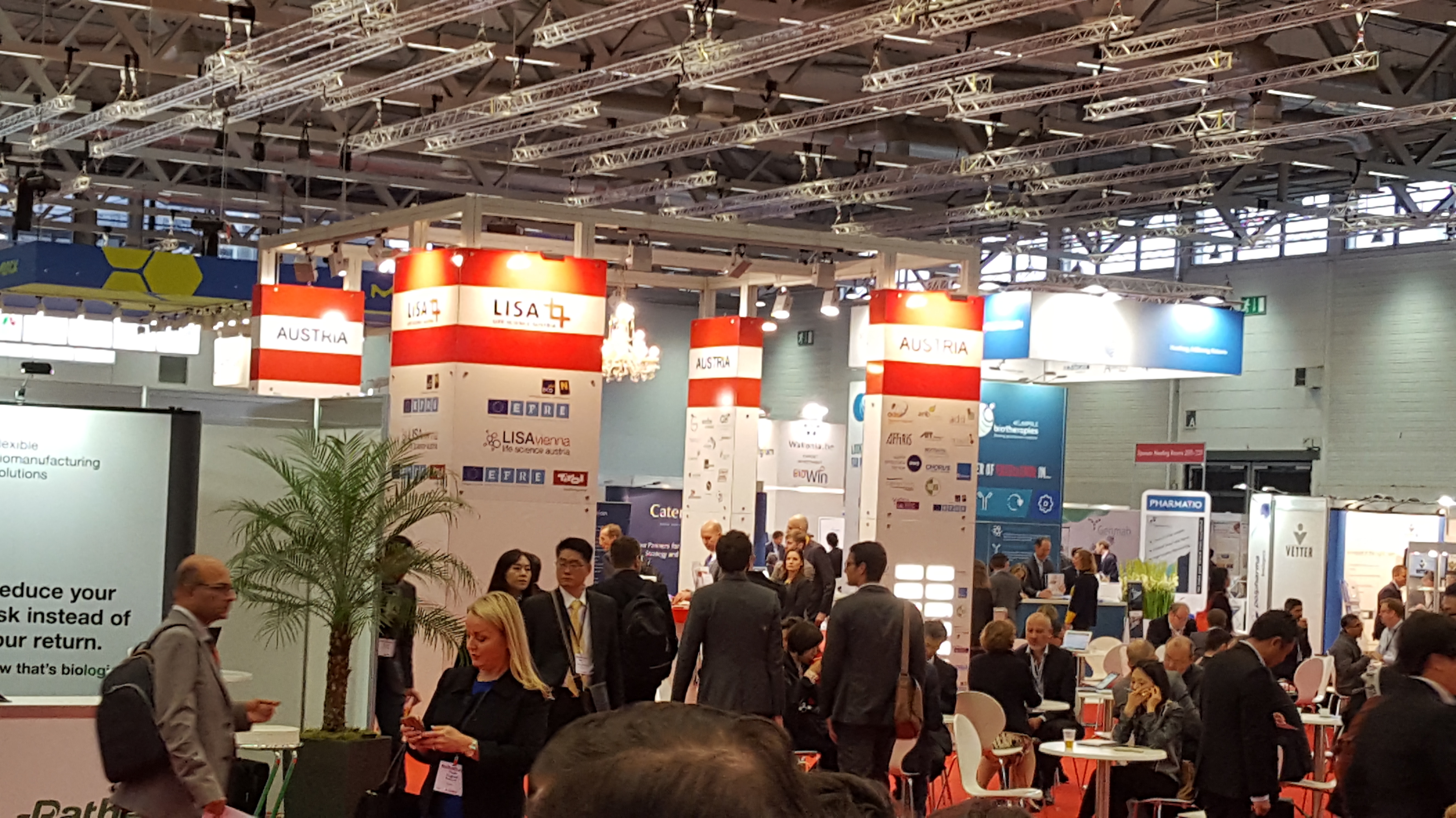 Mobile Encapsulation of Cells Cell -in-a-Box Bac-in-a-Box